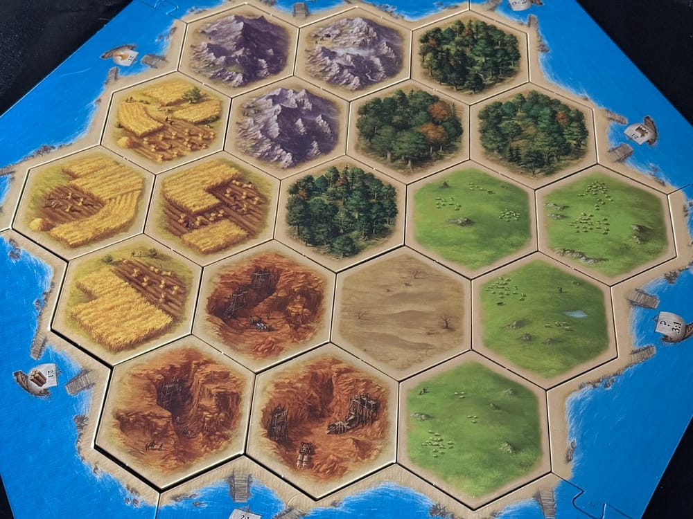 Catan 6th Edition: examining side-by-side with 5th Edition